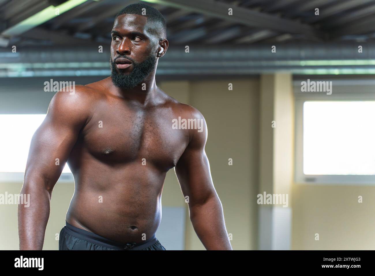 Black bodybuilder in volume stage working out at the gym Stock Photo ...