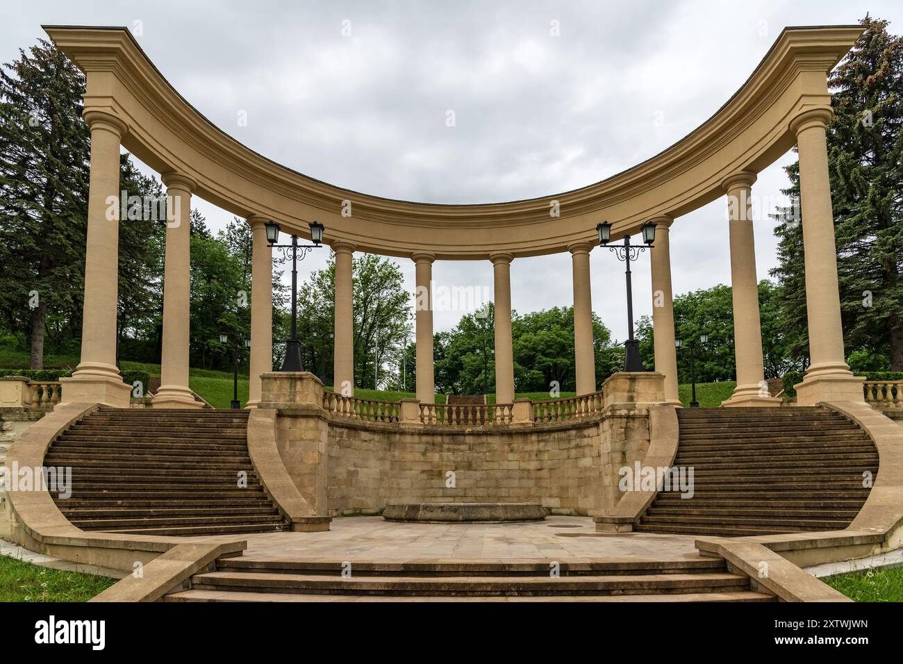 Rotunda staircase hi-res stock photography and images - Alamy
