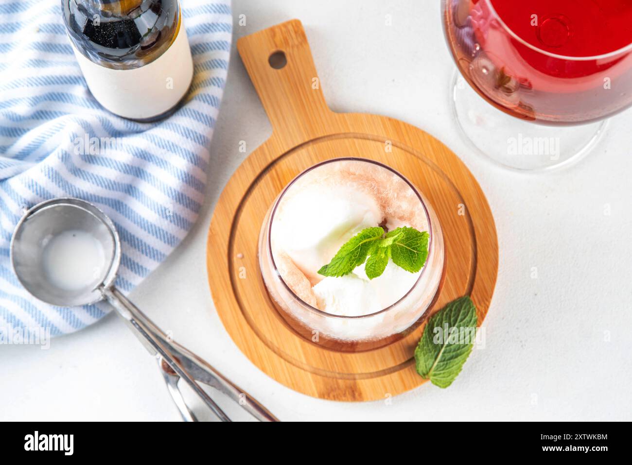 Wine Ice cream Floats cocktail, red wine cold drink with vanilla ice ...