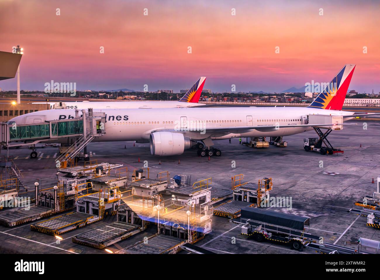 Philippine Airlines aeroplane on tarmac apron, Ninoy Aquino ...