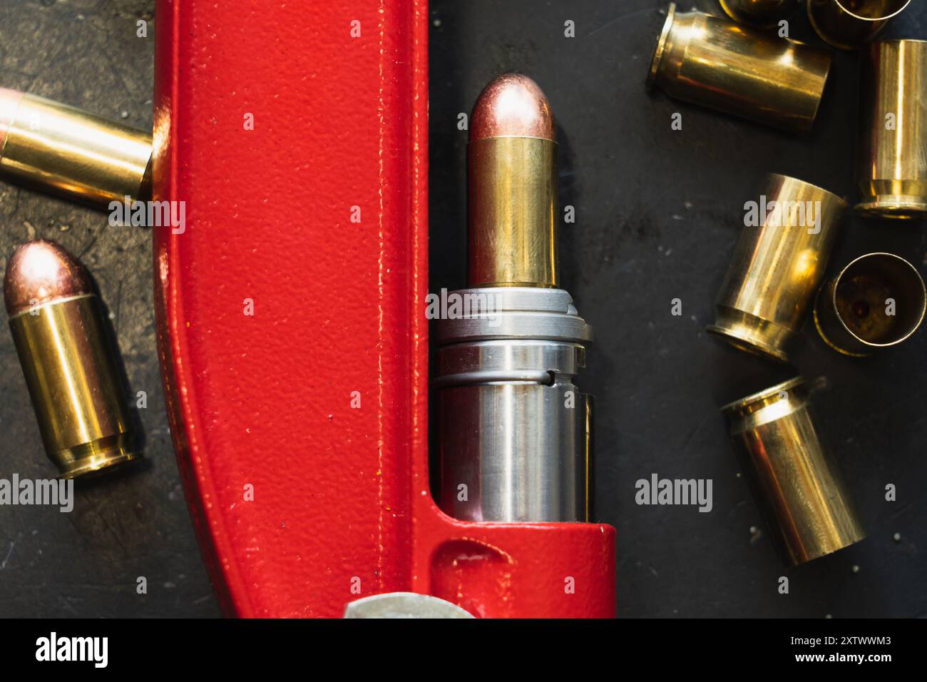 Reloading 45 caliber pistol cartridges. Firearms Stock Photo - Alamy