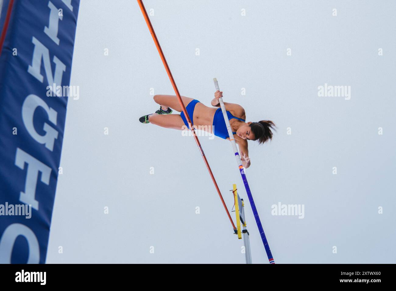 Female athlete pole vaulting hi-res stock photography and images - Alamy