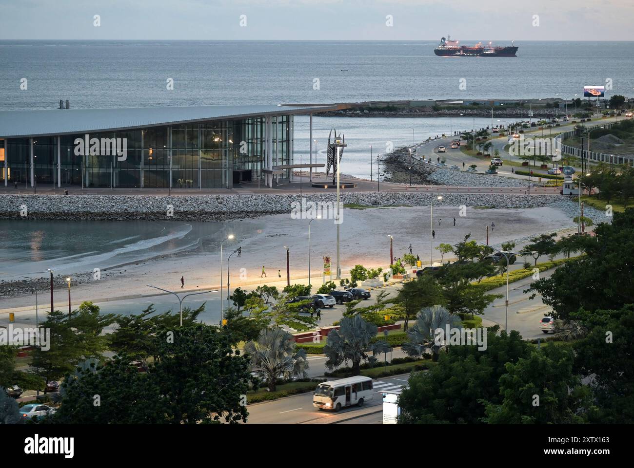 PAPUA NEW GUINEA, Port Moresby, city center, congress center Apec House ...
