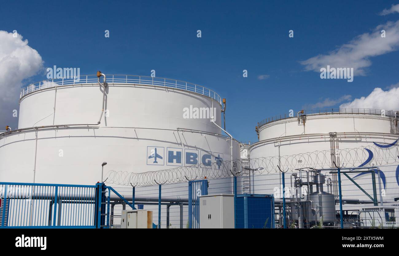 Kerosin Tanklager am Frankfurter Flughafen Kerosintanks am Frankfurter ...