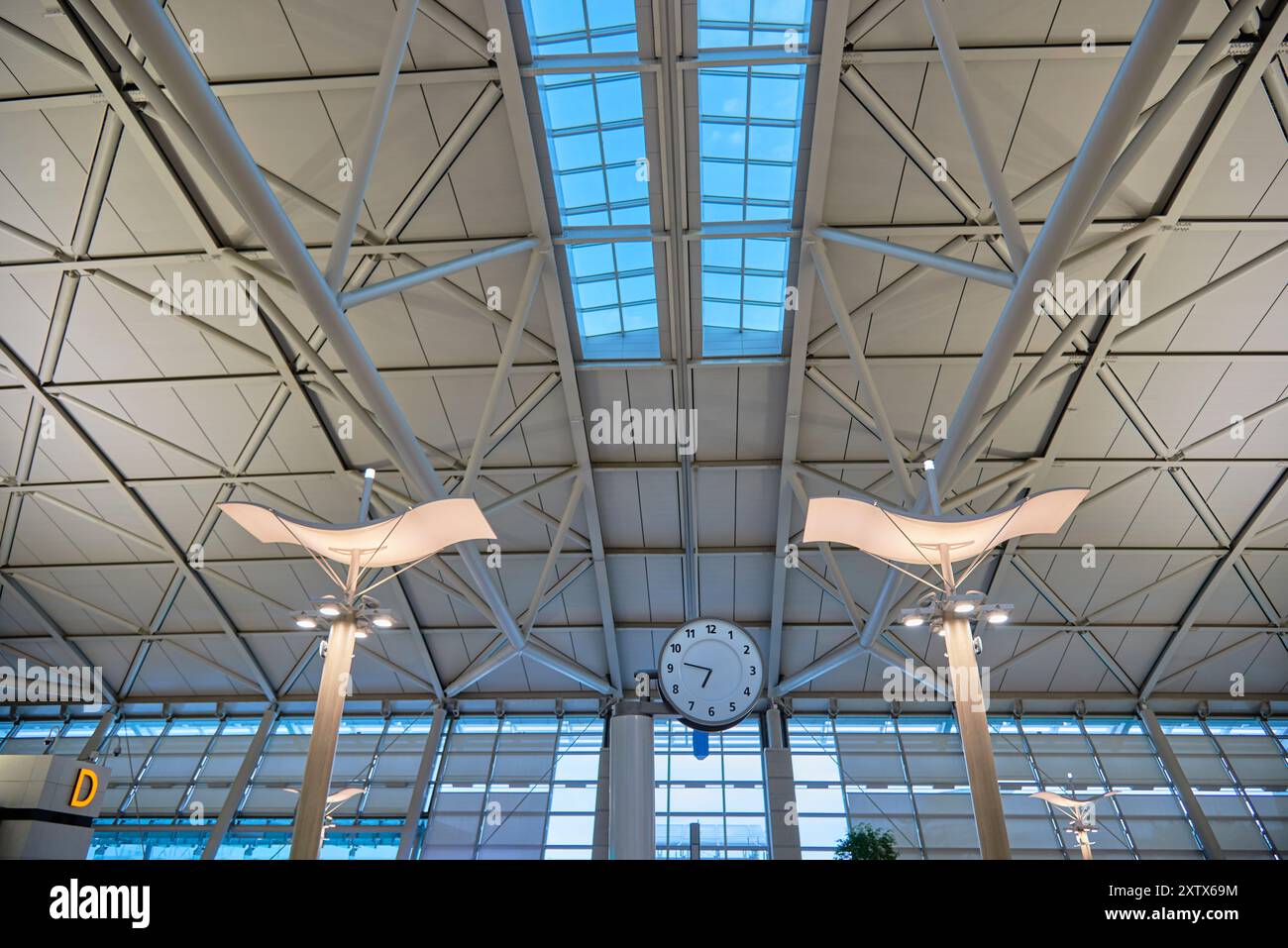 Roof construction of passenger terminal 1 on Incheon International ...