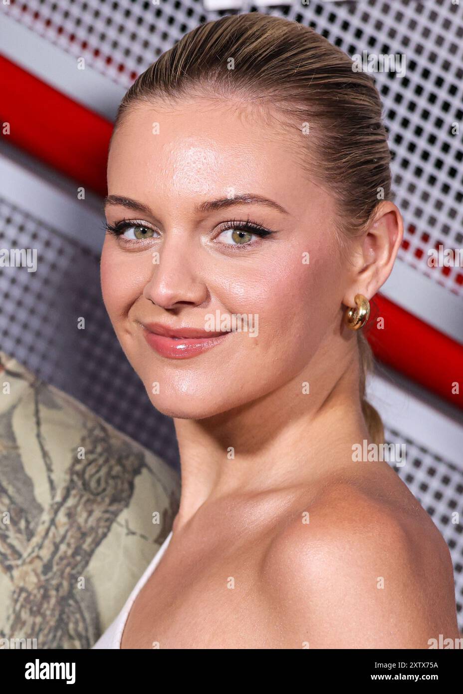 INGLEWOOD, LOS ANGELES, CALIFORNIA, USA - AUGUST 15: Kelsea Ballerini ...