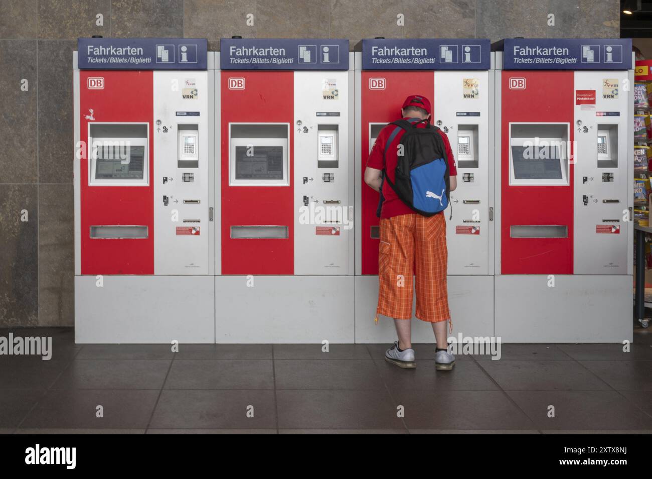 Train ticket vending machine german hi-res stock photography and images ...