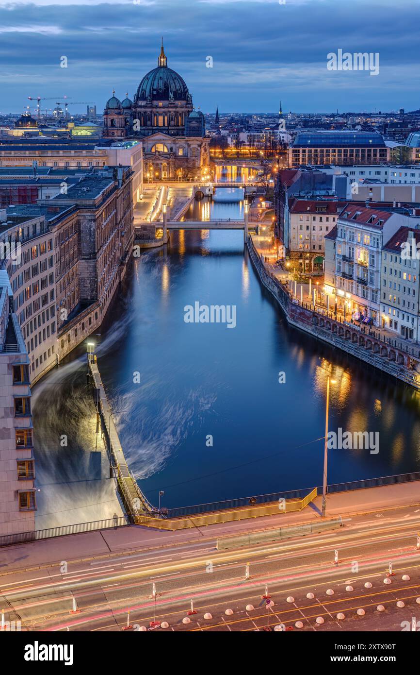 The river Spree in Berlin at night with the cathedral in the back Stock ...