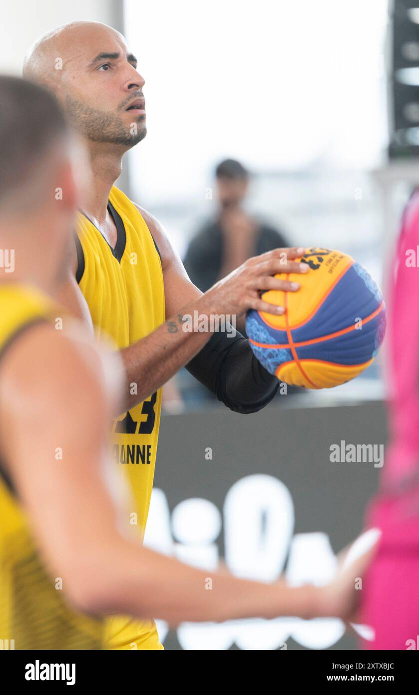 Grupoem hi-res stock photography and images - Alamy