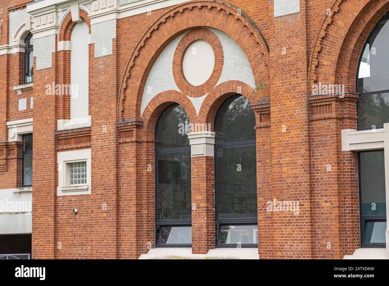 Refurbished frontage hi-res stock photography and images - Alamy