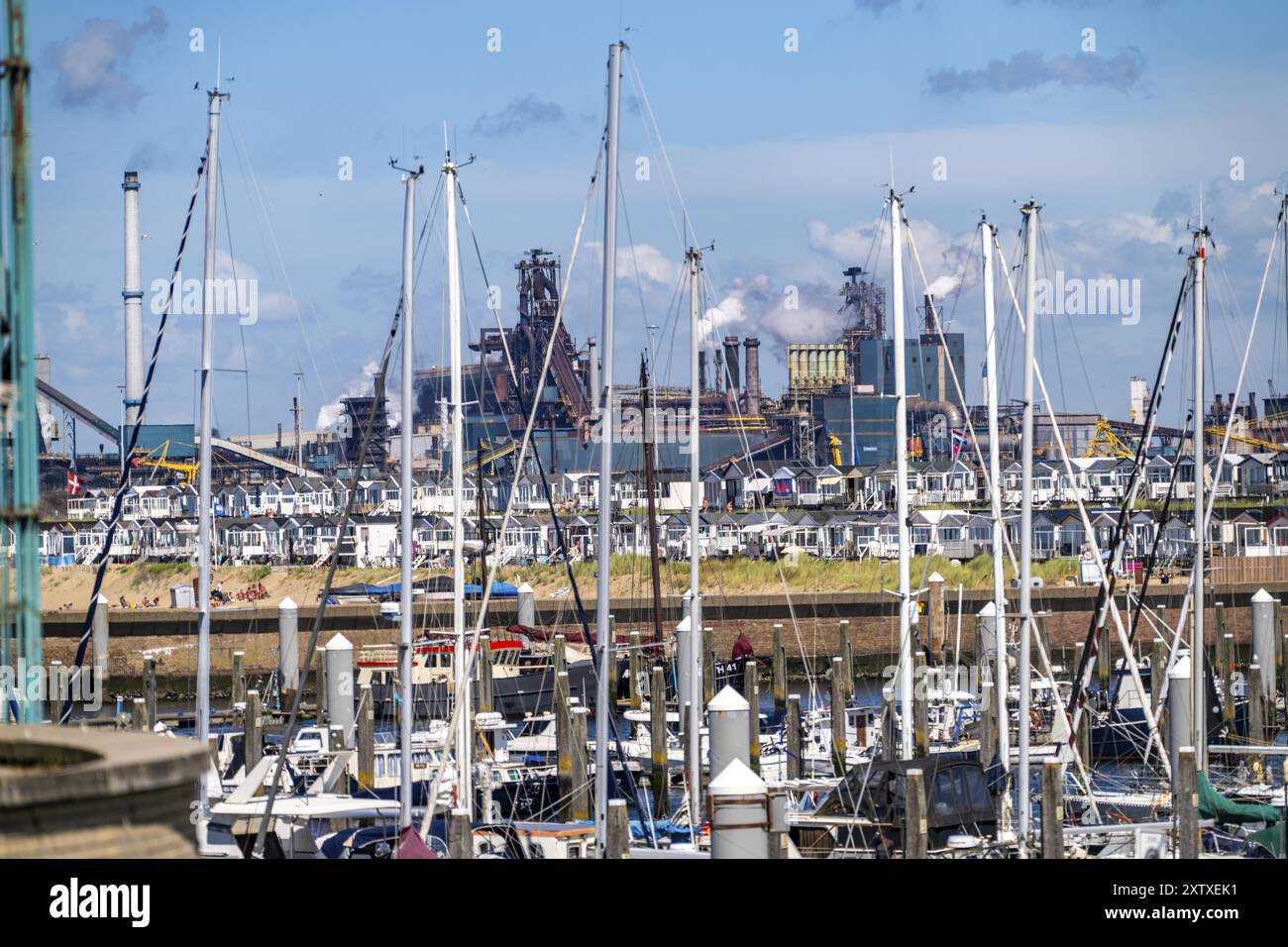Seaport Marina IJmuiden, marina, sailing boats, yachts, behind the Tata ...