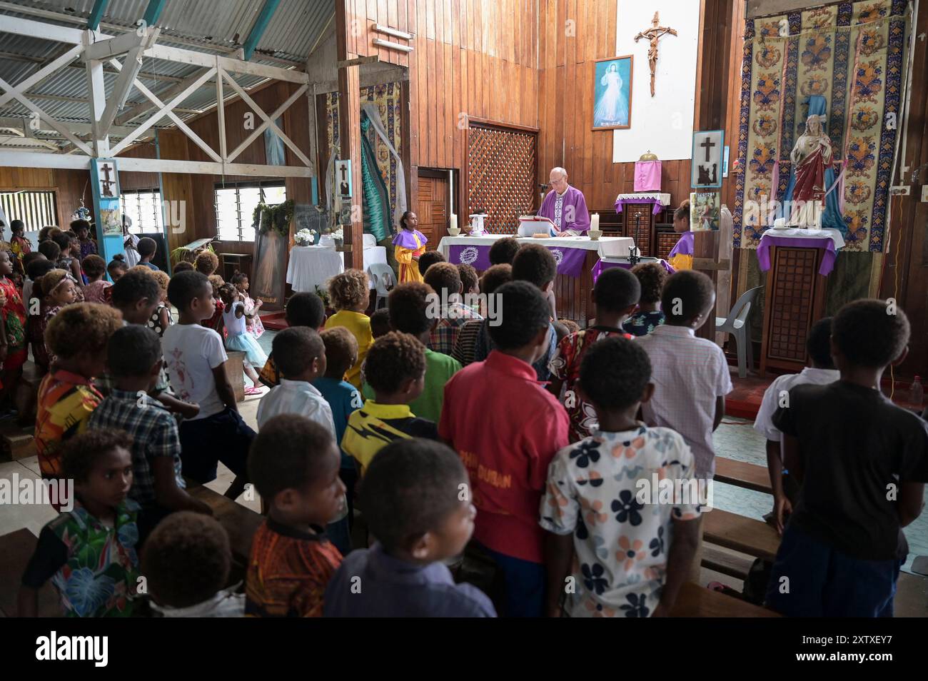 PAPUA NEW GUINEA, Madang, village Riwo, mass in catholic church, SVD ...