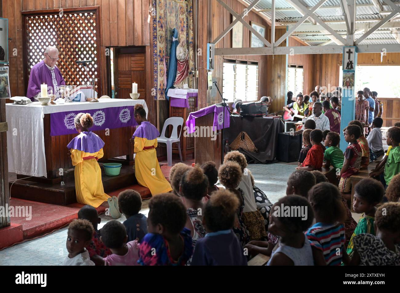 PAPUA NEW GUINEA, Madang, village Riwo, mass in catholic church, SVD ...