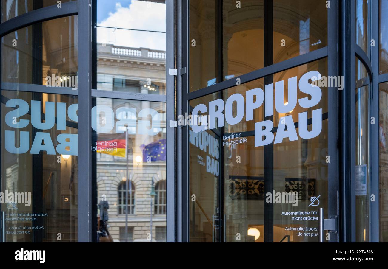 16 August 2024, Berlin: The lettering "Gropius Bau" is inscribed on the ...
