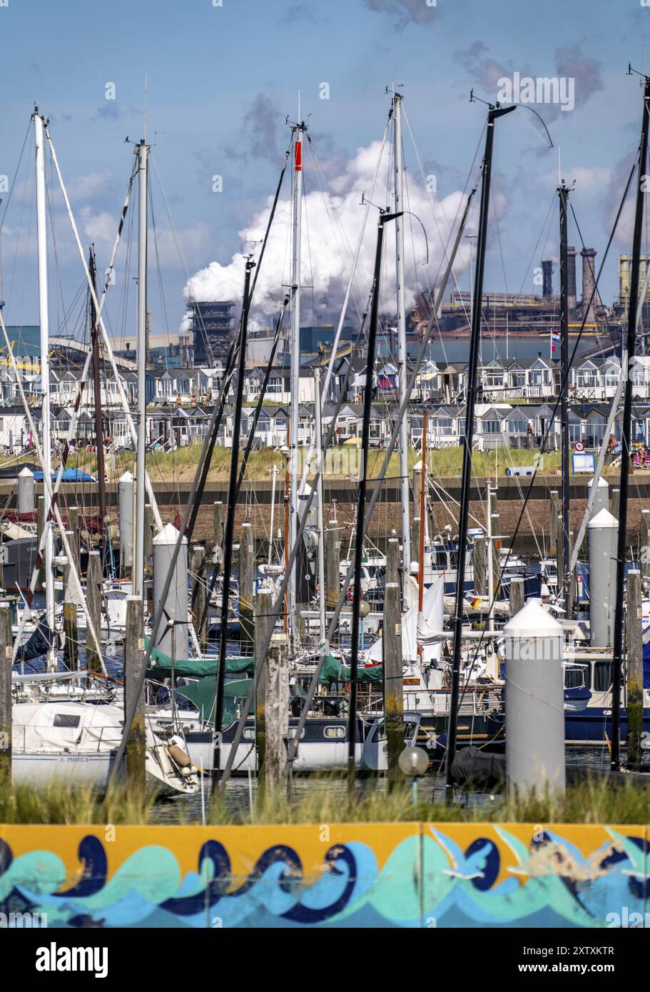 Marina seaport ijmuiden marina seaport ijmuiden hi-res stock ...