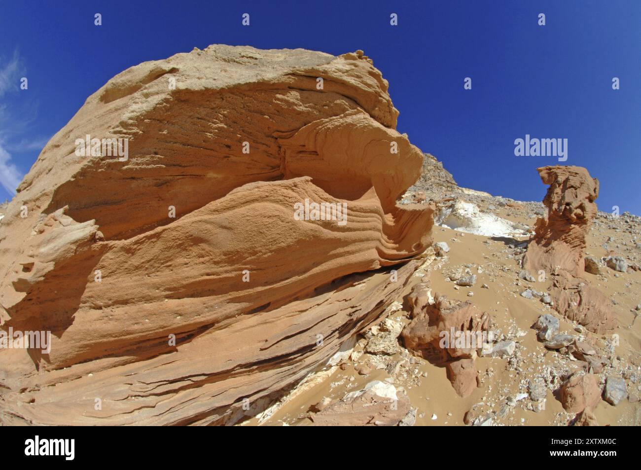 Egypt, White Desert, bizarre sandstone cliffs, Middle East, Africa ...