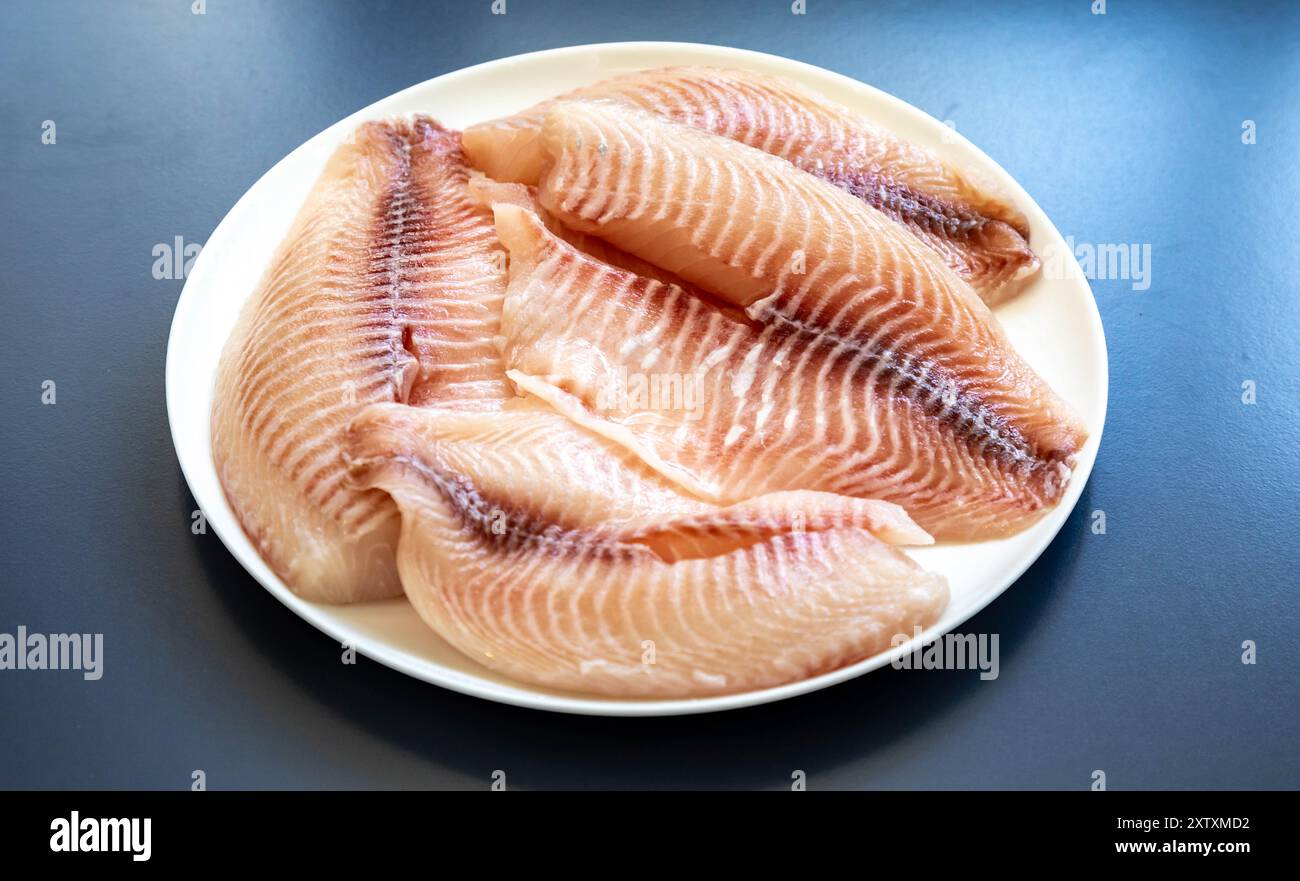 Nile bass fish hi-res stock photography and images - Alamy