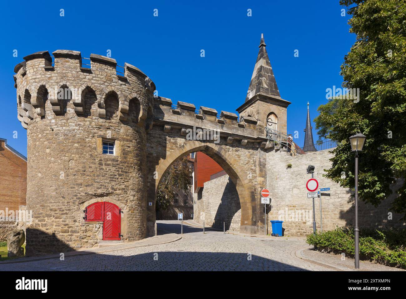 Crooked gate hi-res stock photography and images - Alamy