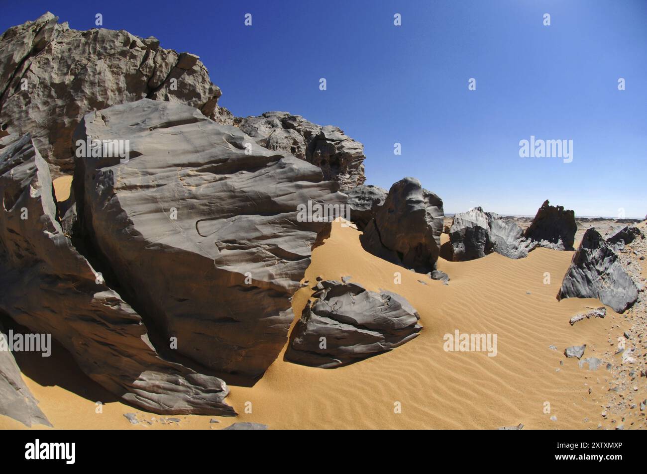 Egypt, White Desert, bizarre sandstone cliffs, Middle East, Africa ...