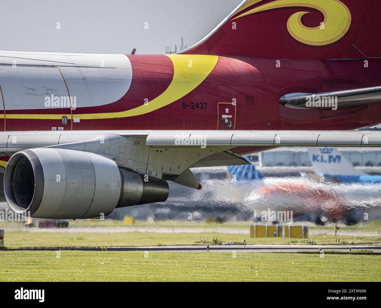 Exhaust jet of one of the 4 engines of a Suparna Airlines Cargo Boeing ...