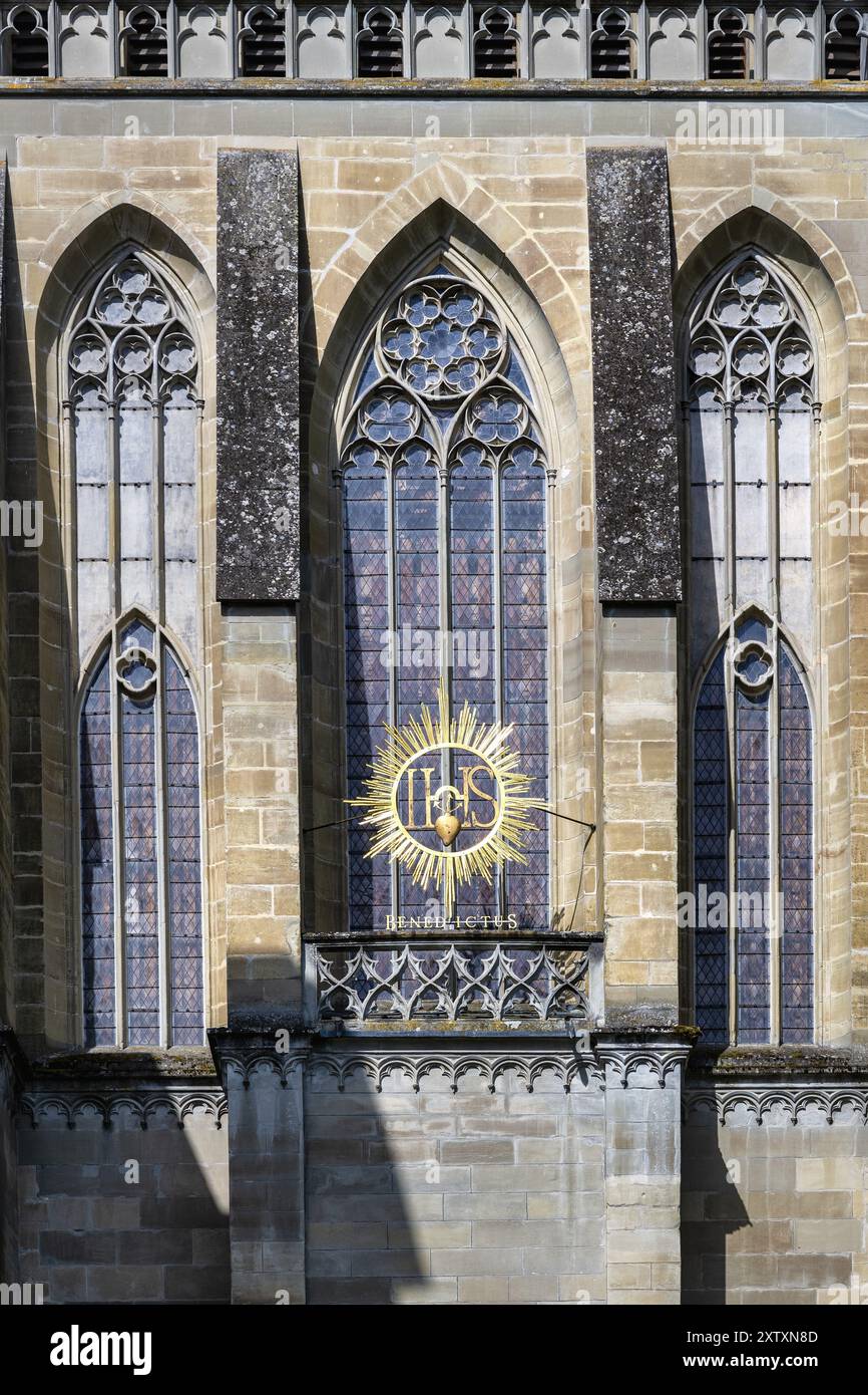 Detailed view, east facade of Salem Minster, tracery, church windows ...