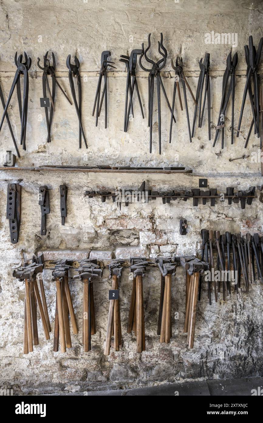 Castle complex on lake hi-res stock photography and images - Alamy