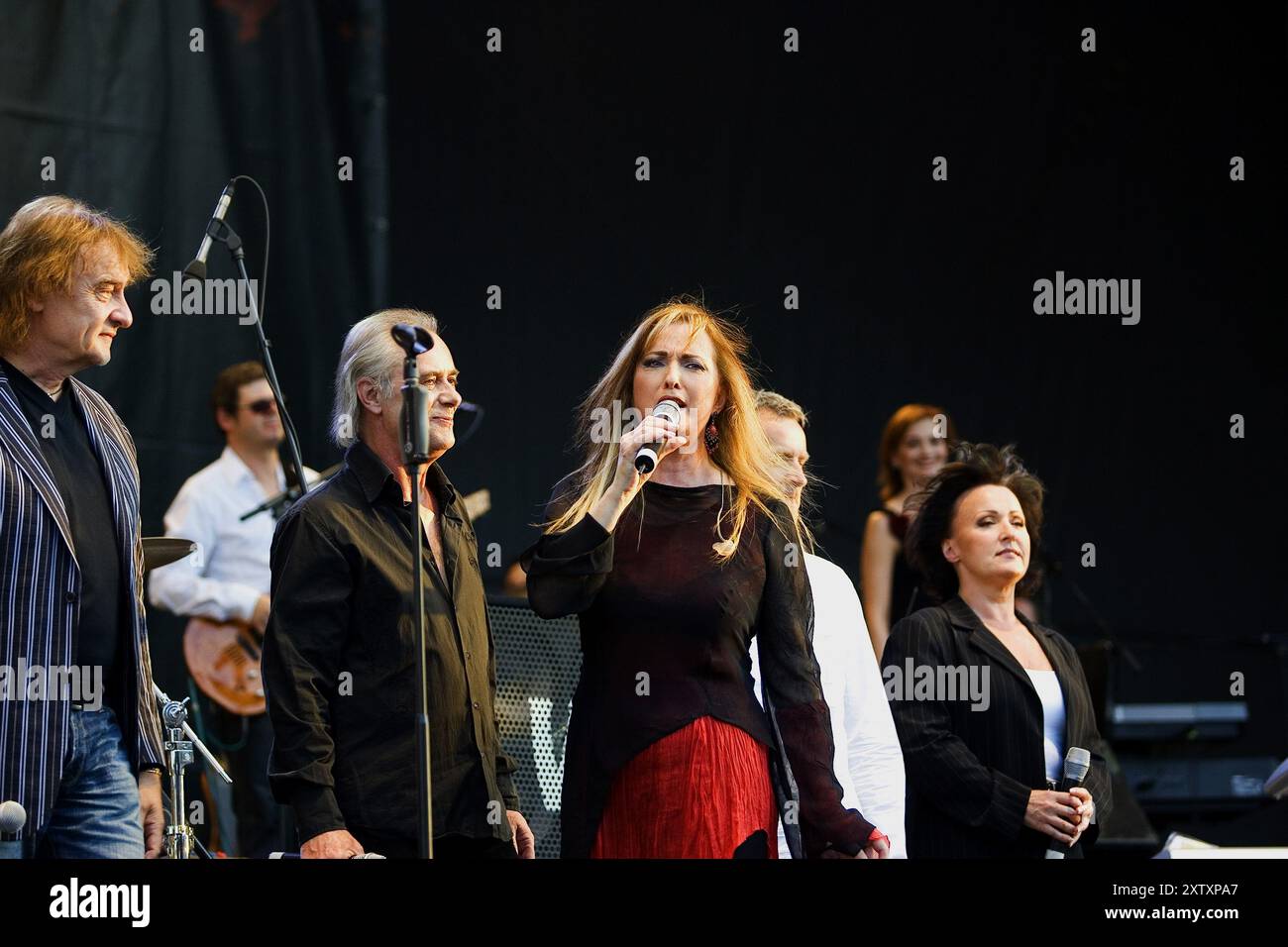 East rock concert in Dresden, from left: Dieter Birr, Puhdys, Werther ...