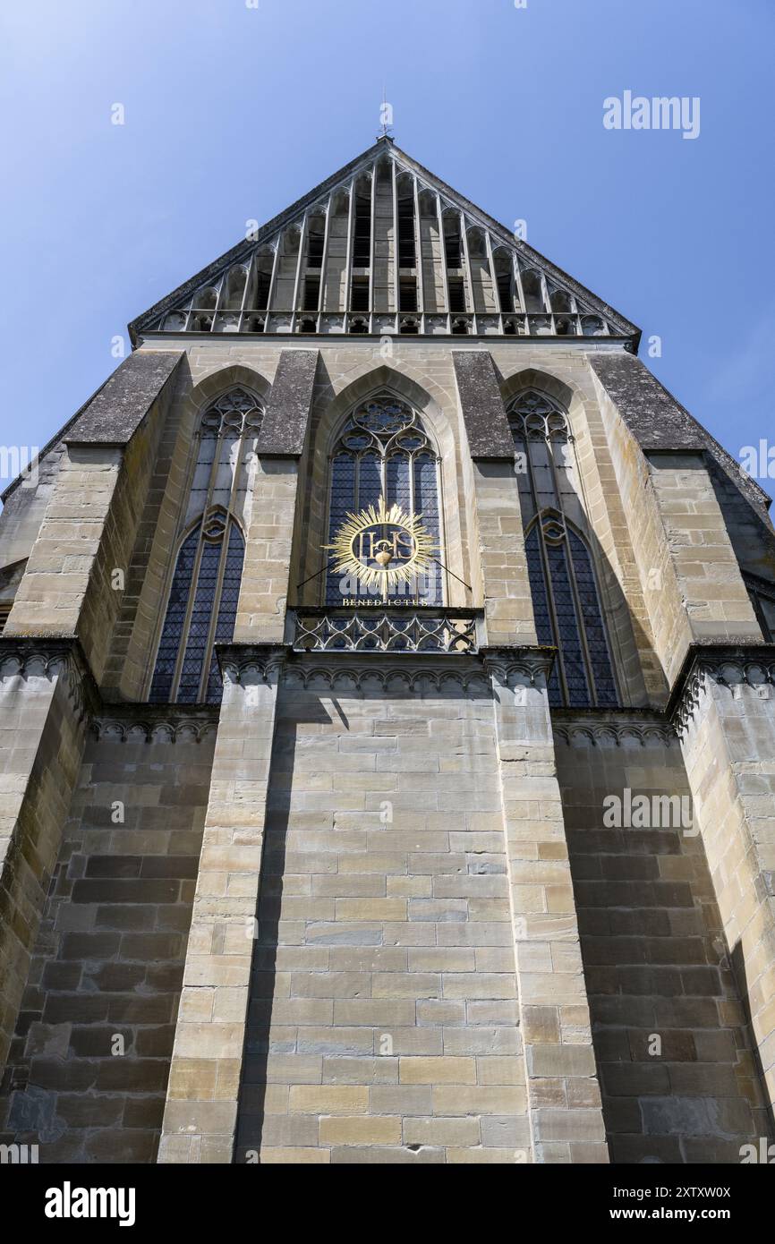 Detailed view, east facade of Salem Minster, tracery, church windows ...