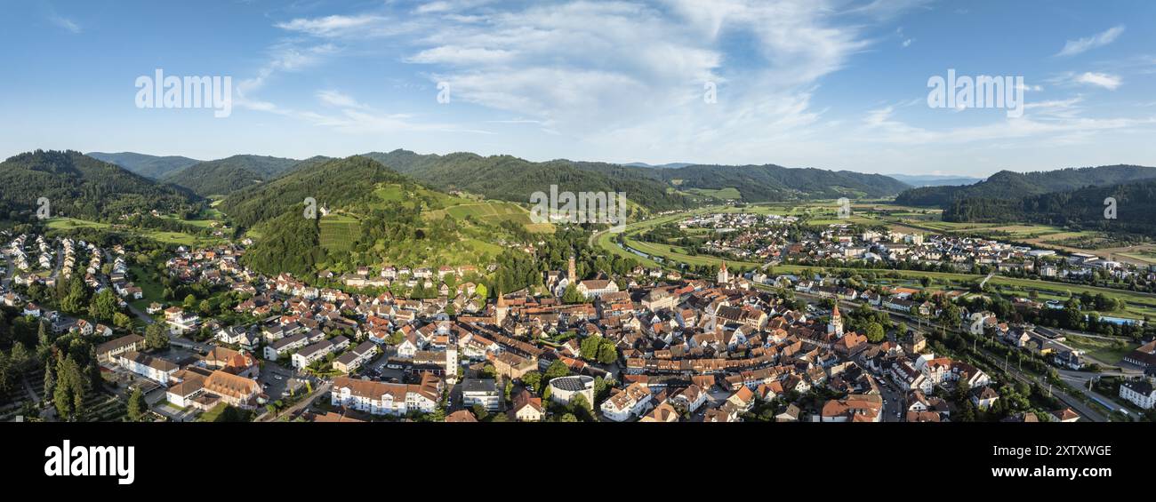 The old town centre of Gengenbach, on the right the river Kinzig ...