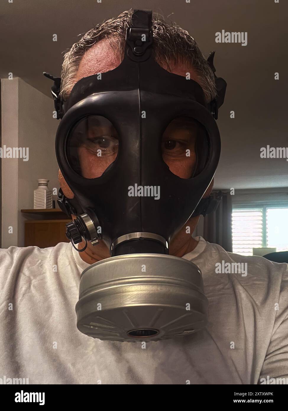 Black man gas mask hi-res stock photography and images - Alamy