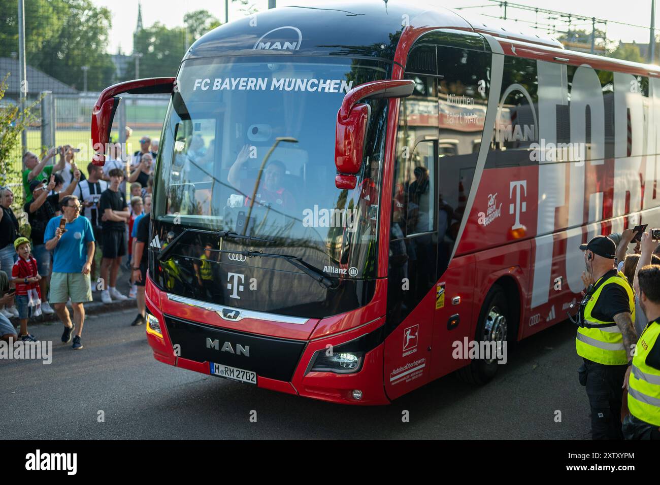 Busankunft der Bayern in Ulm, GER, SSV Ulm vs. FC Bayern Muenchen ...
