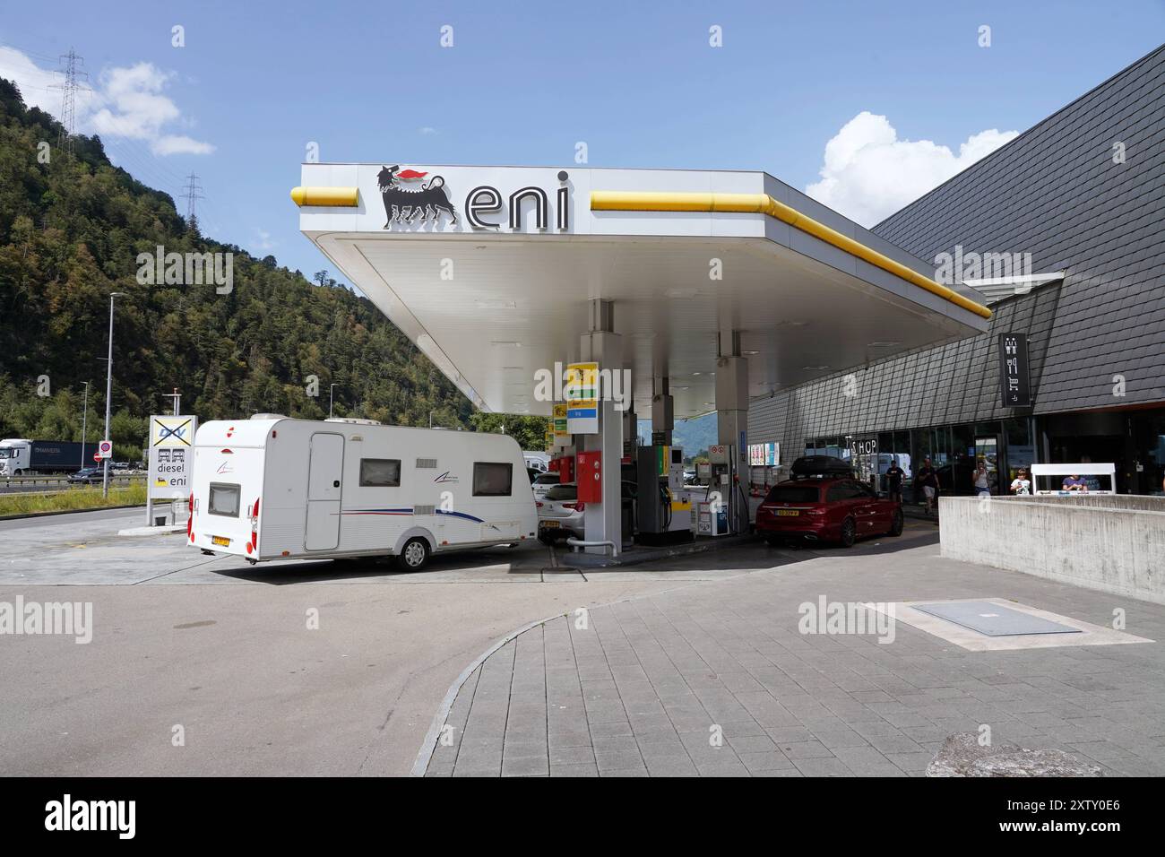 Eni tankstelle hi-res stock photography and images - Alamy