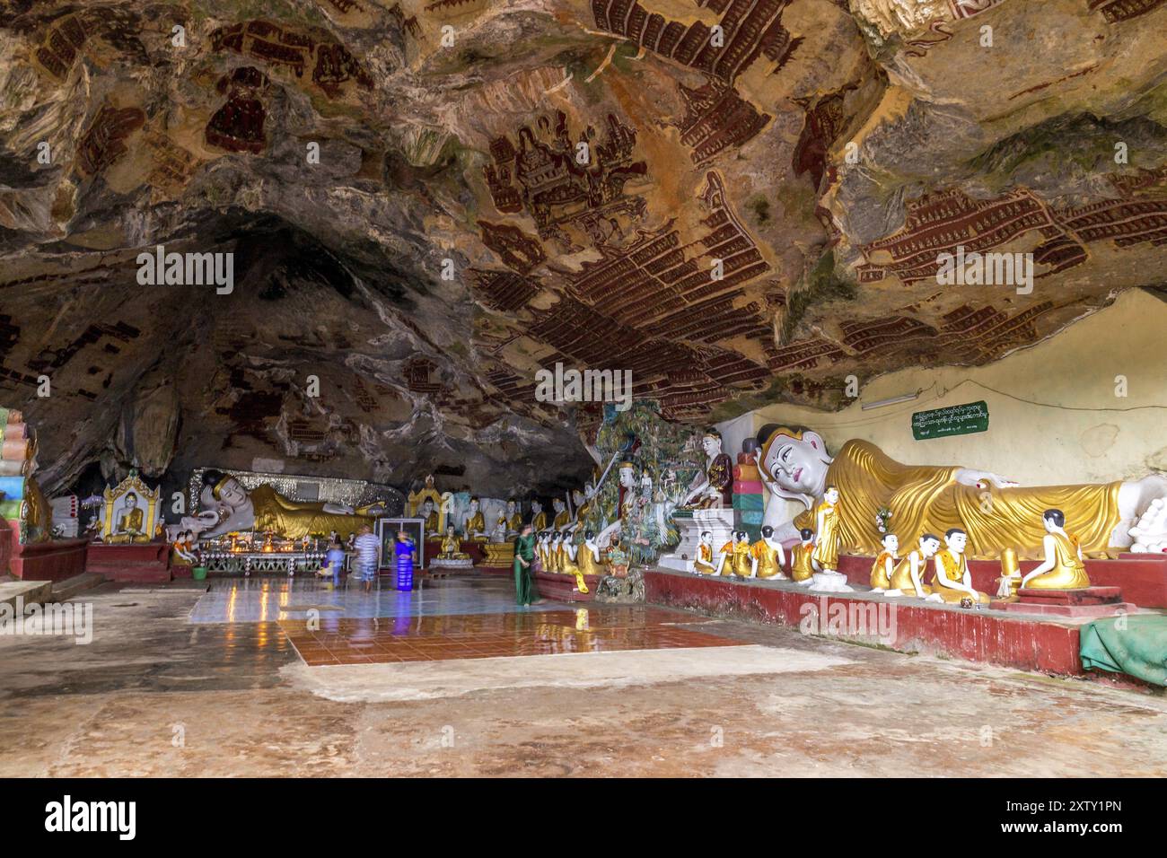 Buddha Statues at the famous Kaw Goon cave Stock Photo - Alamy