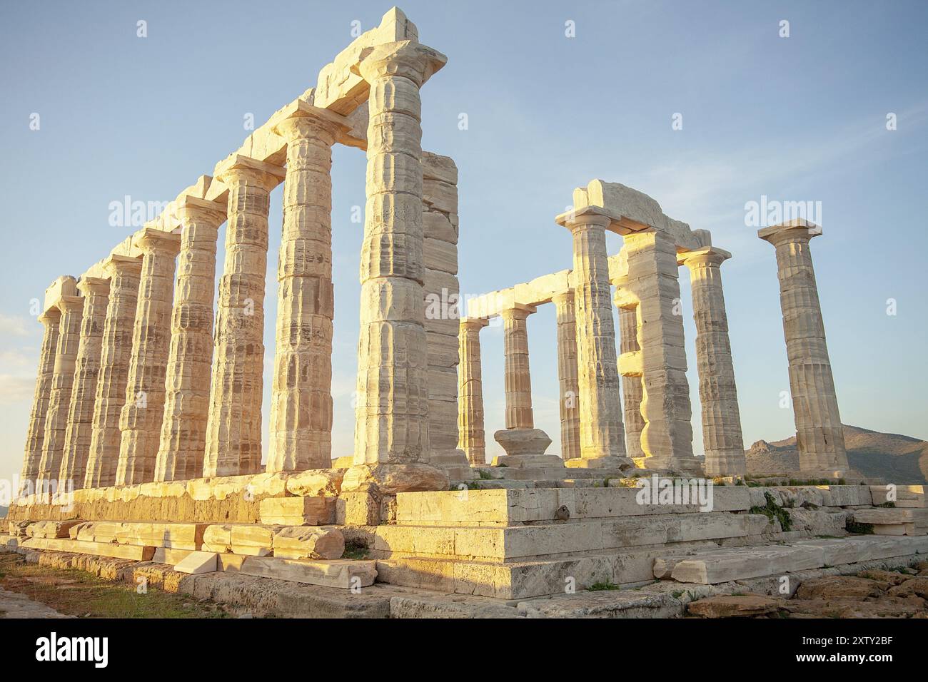 Greek temple sea hi-res stock photography and images - Alamy