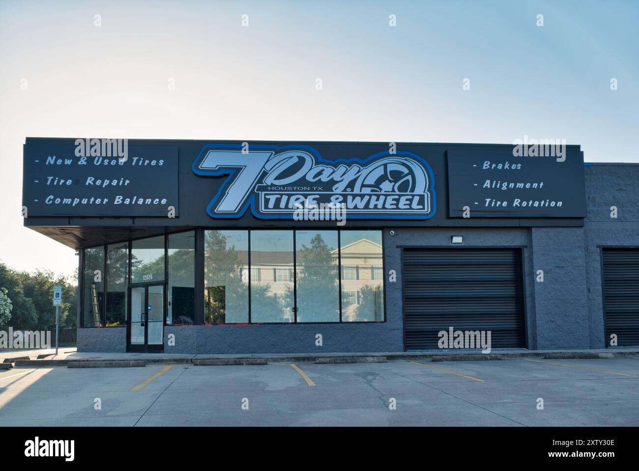 Houston, Texas USA 08-11-2024: 7 Day Tire and Wheel business storefront ...