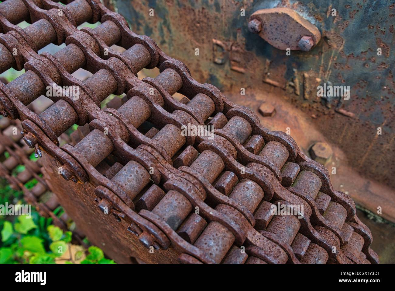Vintage industrial machine using roller chain drive Stock Photo - Alamy