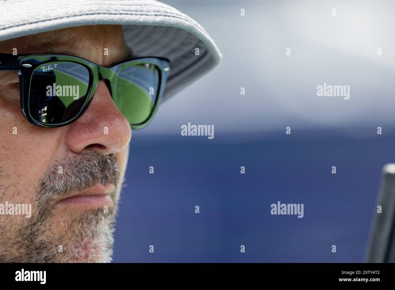 Tv news family court hi-res stock photography and images - Alamy