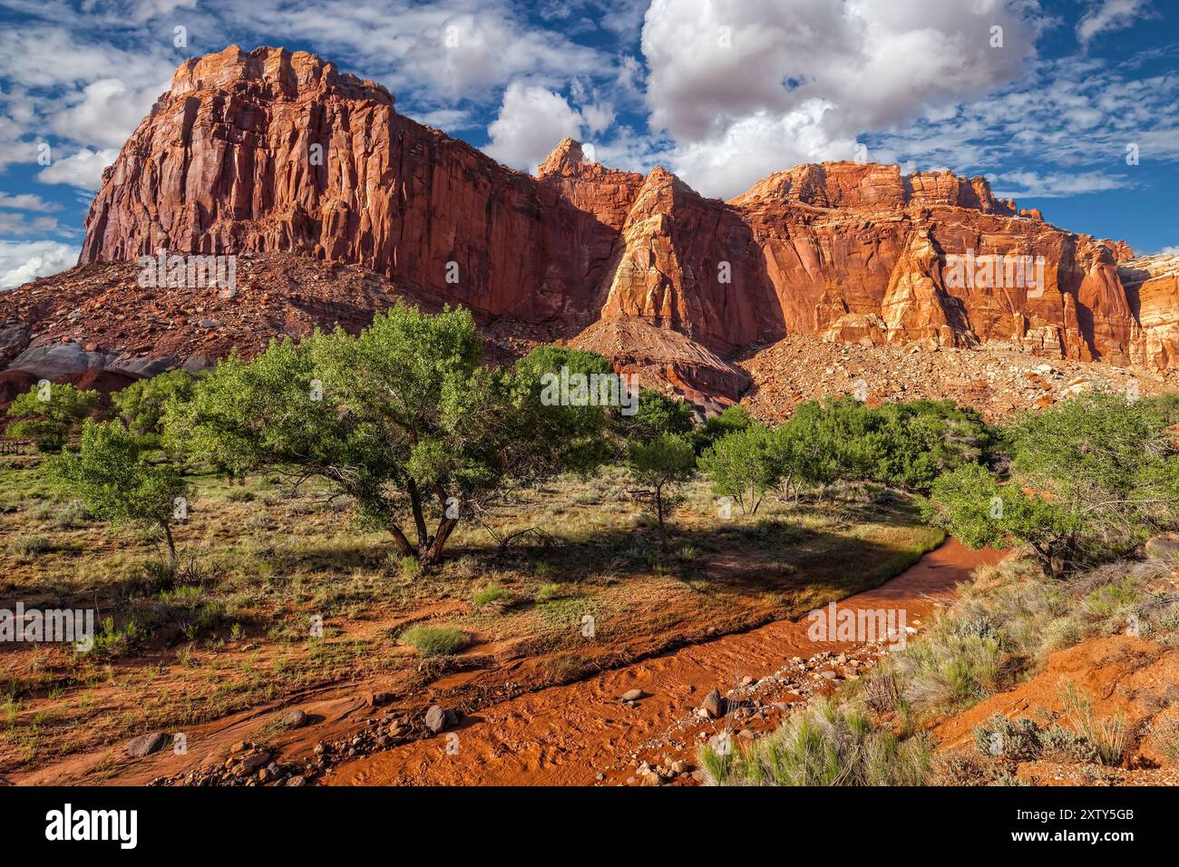 Capitol Reef National Park and Wingate Sandstone Monument & the ...