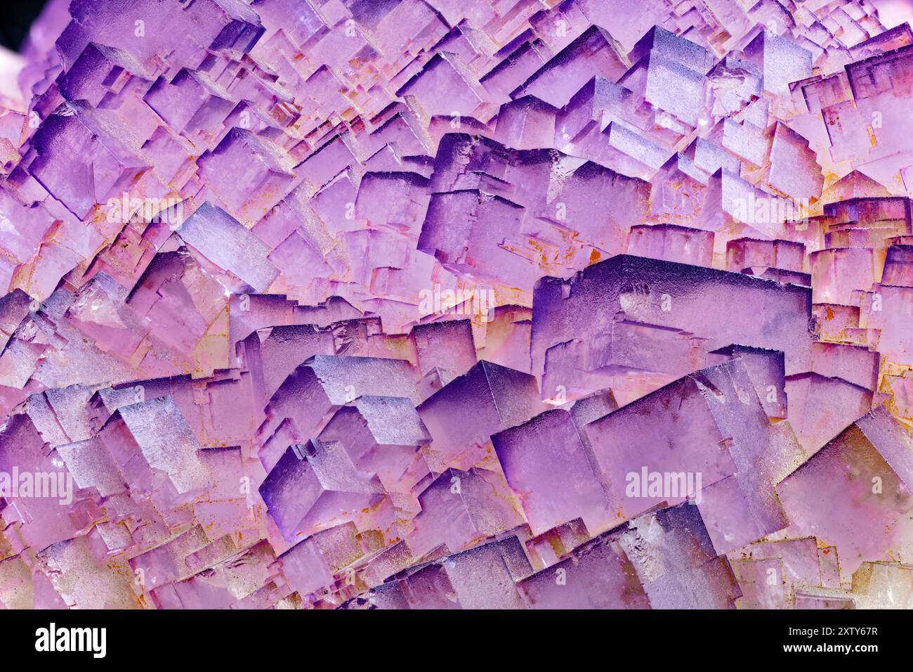 Purple crystal formation hi-res stock photography and images - Alamy