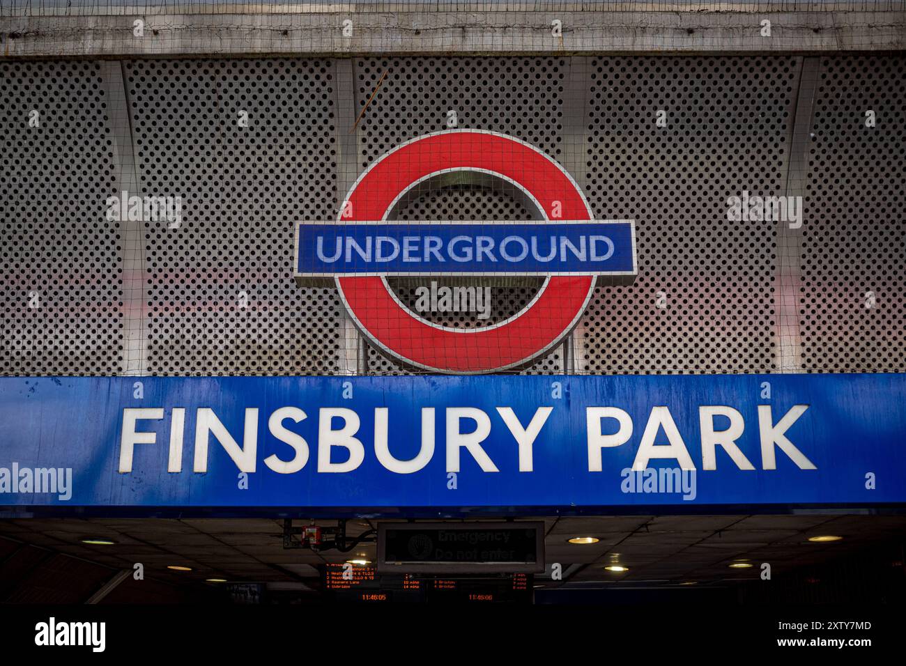 Finsbury park interchange station hi-res stock photography and images ...