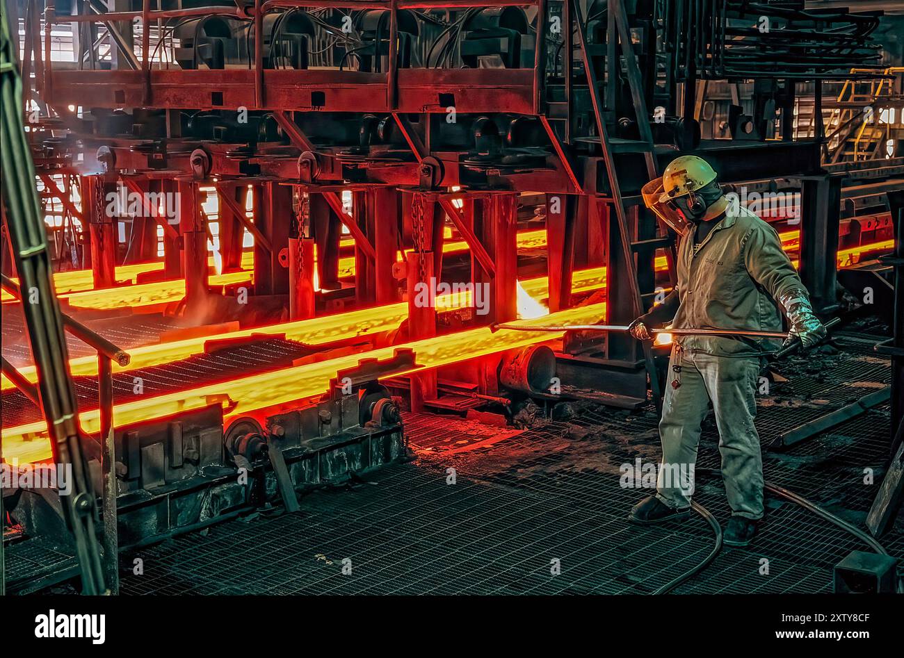 Extrusion dies hi-res stock photography and images - Alamy