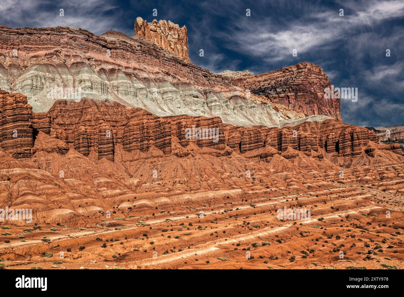 The Red Moenkopi Formation and Layered Strata Above Wingate Sandstone ...