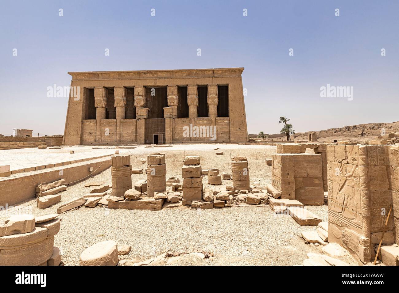 Nile temples hi-res stock photography and images - Alamy