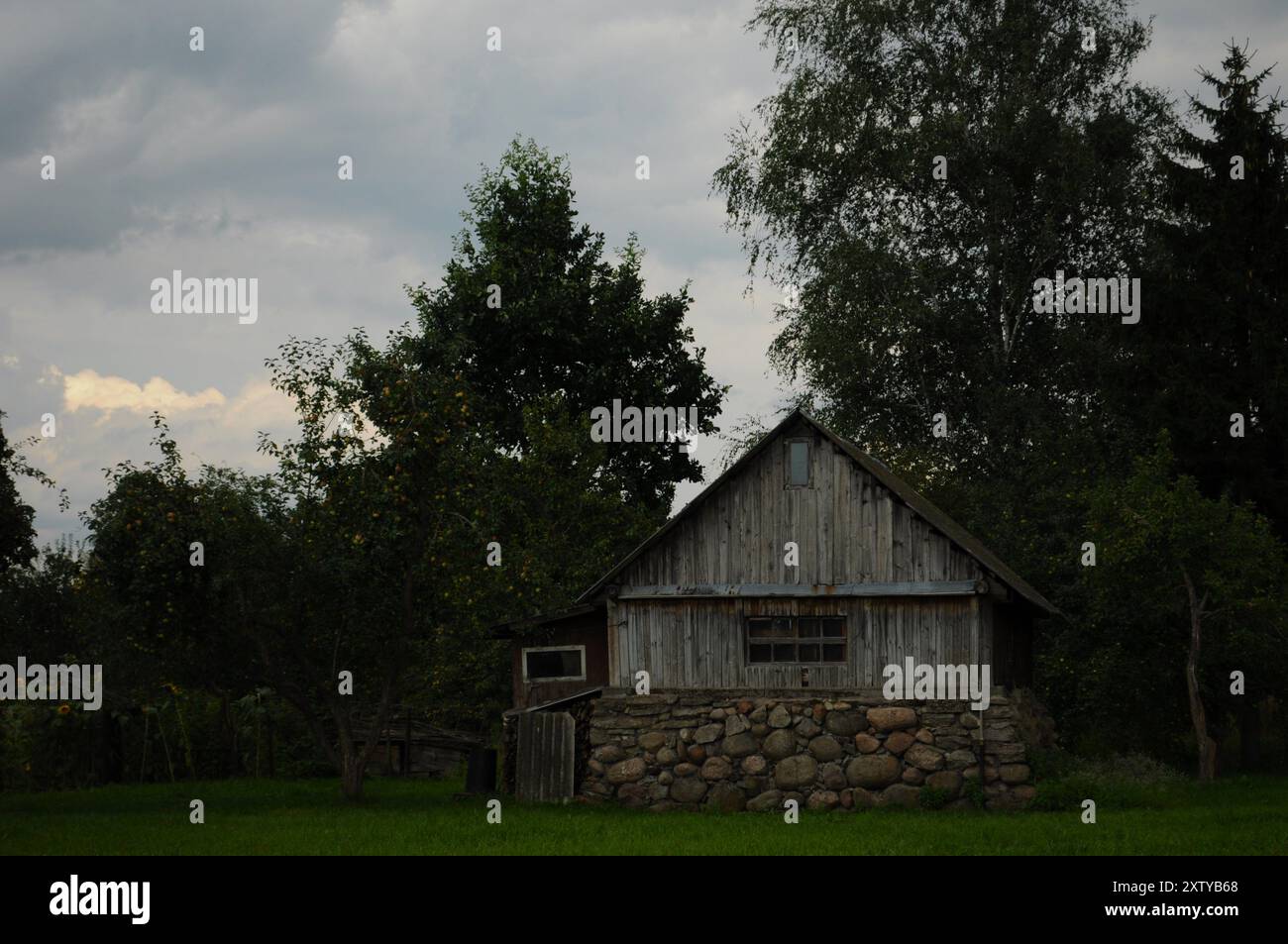 Lonely house hi-res stock photography and images - Alamy