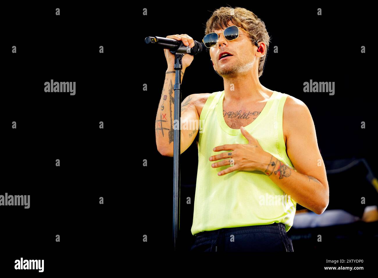 Louis tomlinson concerto hi-res stock photography and images - Alamy