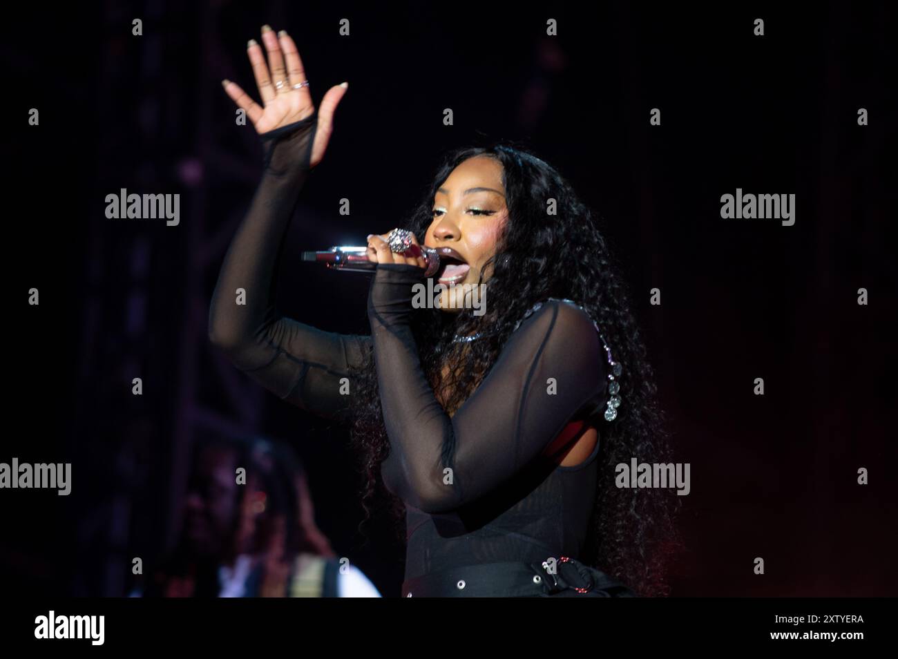 Tems stage hi-res stock photography and images - Alamy