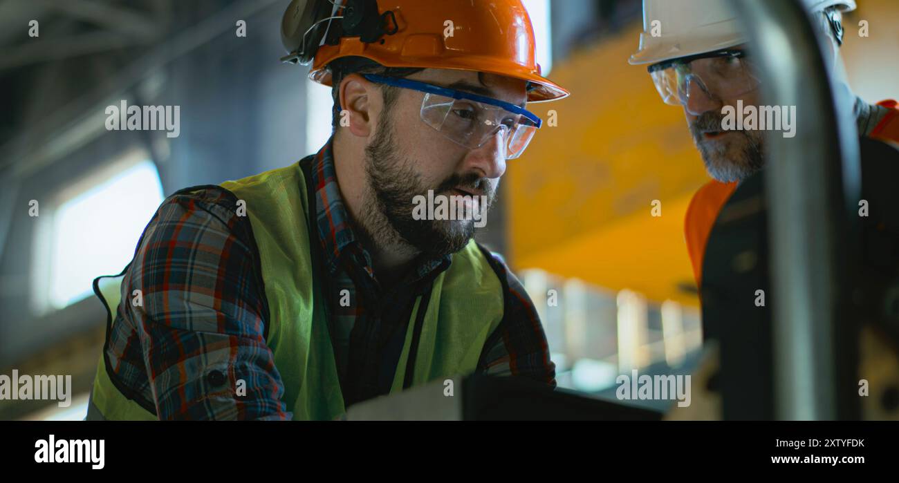 Employee uniforms hi-res stock photography and images - Alamy