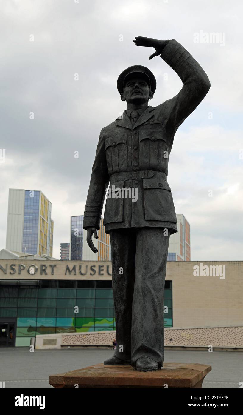 Sir Frank Whittle statue in Coventry Stock Photo - Alamy