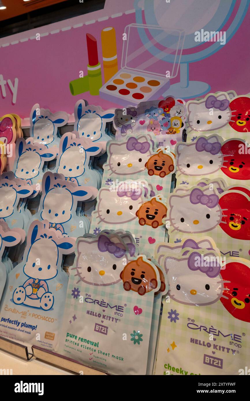 Miniso logo hi-res stock photography and images - Alamy