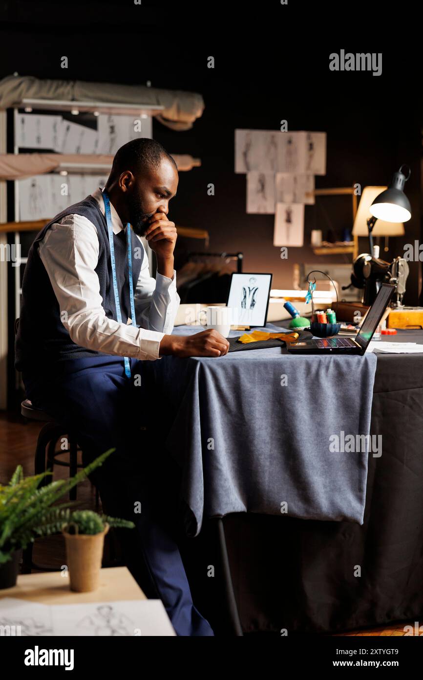 Couturer hi-res stock photography and images - Alamy